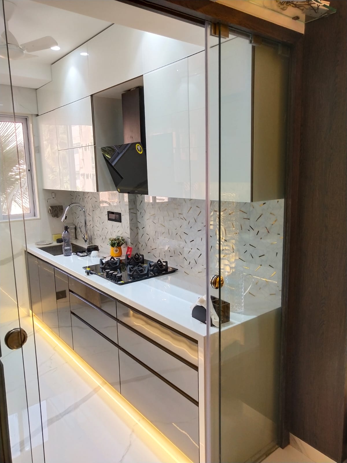 BACK PAINTED GLASS KITCHEN